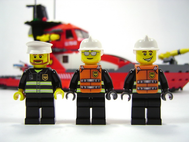 7046 - Fire Command Craft - LEGO Blog