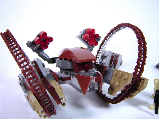 7670 - Hailfire Droid & Spider Droid - LEGO Blog