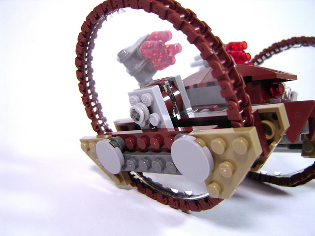 7670 - Hailfire Droid & Spider Droid - LEGO Blog