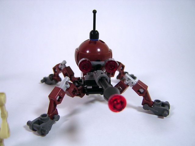 7670 - Hailfire Droid & Spider Droid - LEGO Blog