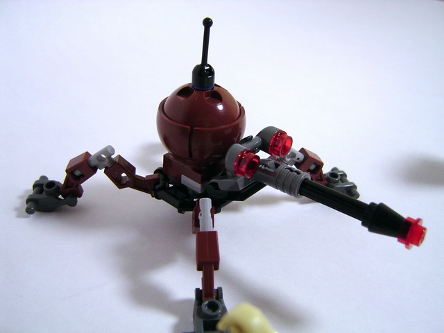 7670 - Hailfire Droid & Spider Droid - LEGO Blog